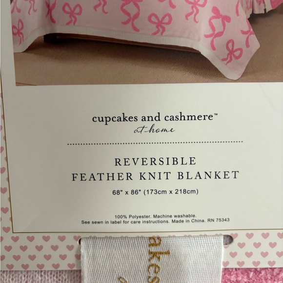 cupcakes & cashmere | Bedding | Cupcakes And Cashmere Pink Bow Blanket ...